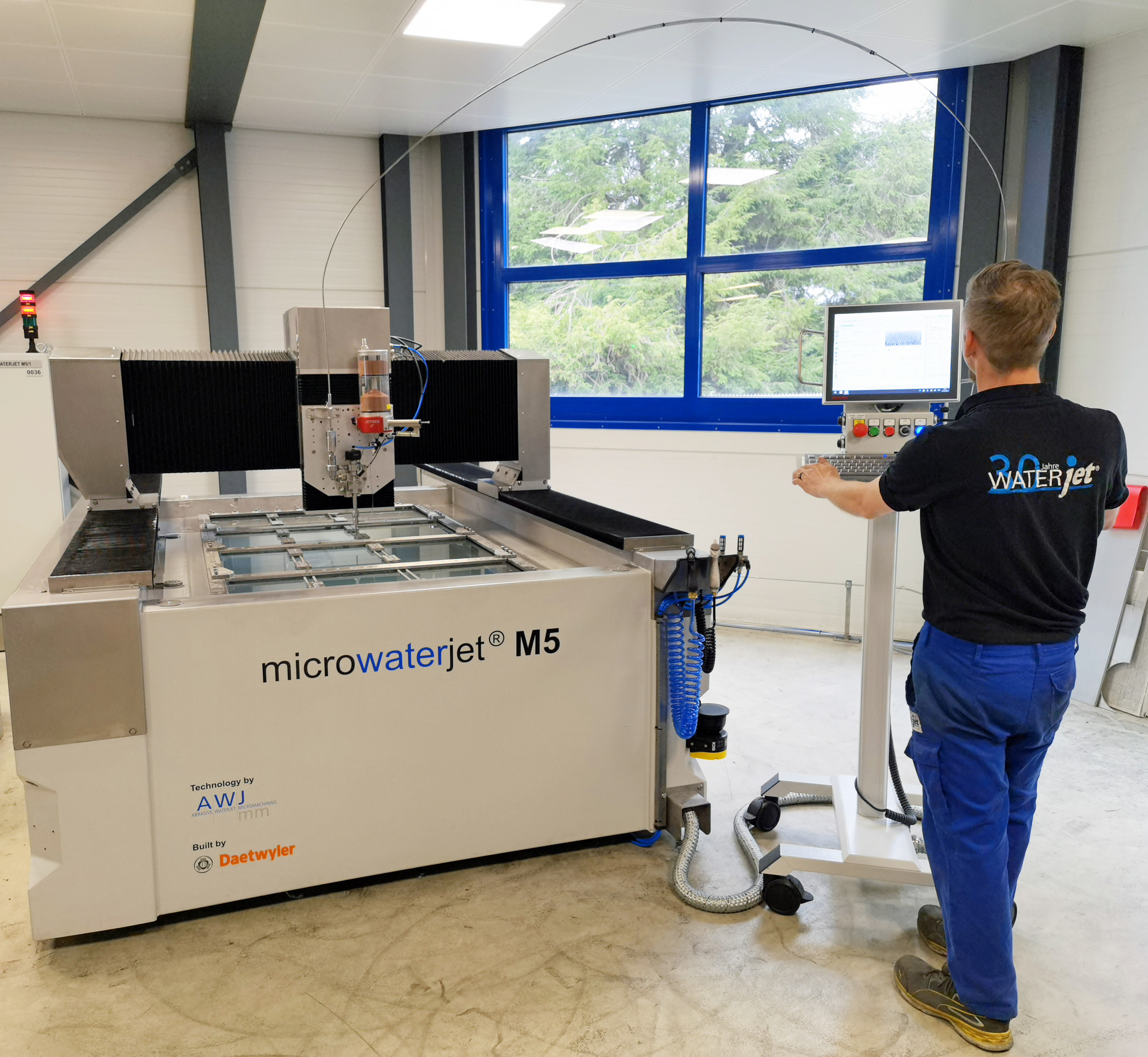 Micro waterjet cutting now also in large format - bbr Bänder Bleche Rohre